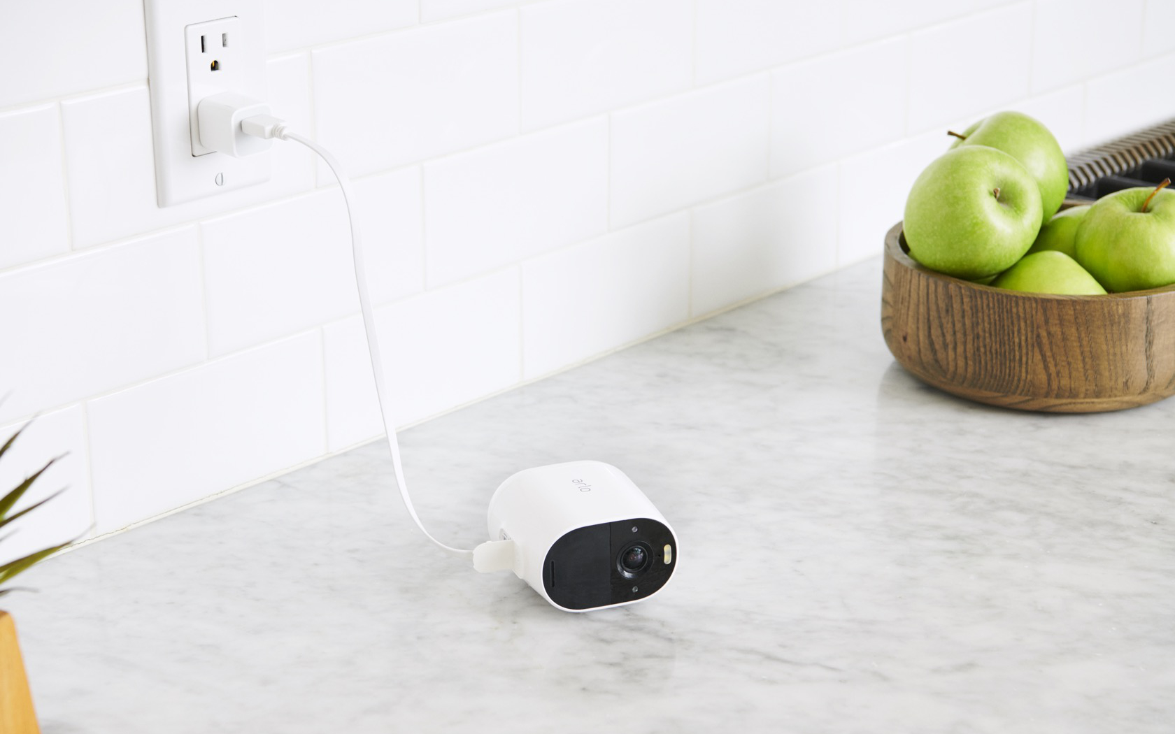 Arlo Essential Spotlight Camera offers night vision without the bridge ...