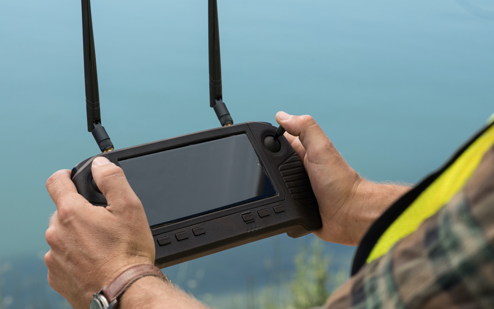 Skydio X2 drones get folding body, thermal camera, longer flight and a ...