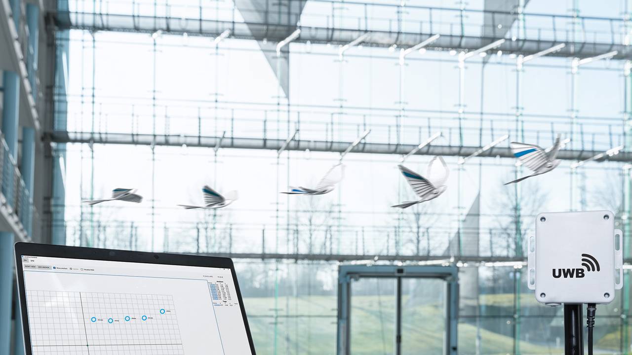 BionicSwift robotic bird has artificial feathers - SlashGear