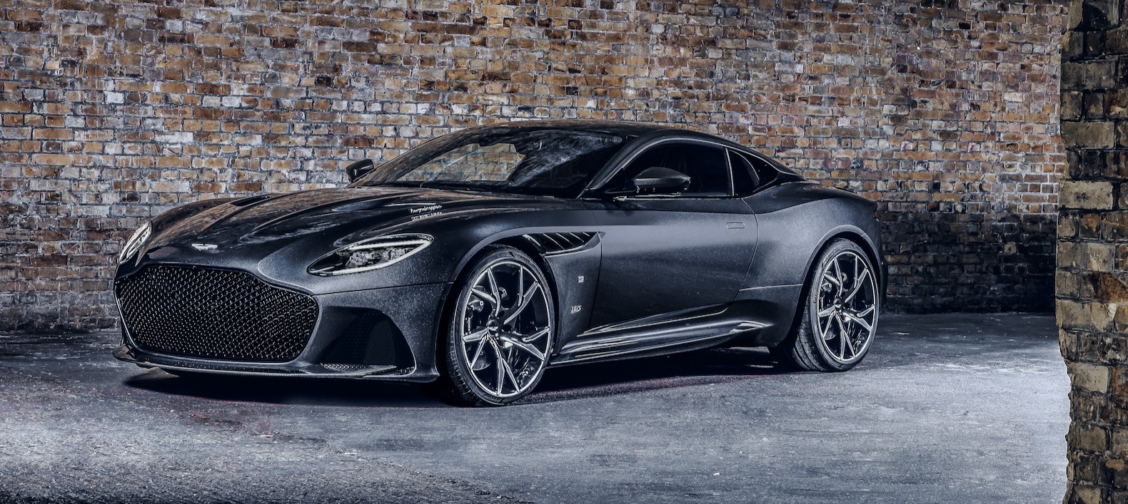 Aston Martin DBS Superleggera and Vantage 007 Edition welcomes No Time ...