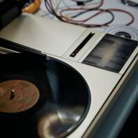 Bang & Olufsen Beogram 4000c brings iconic turntable back to life ...