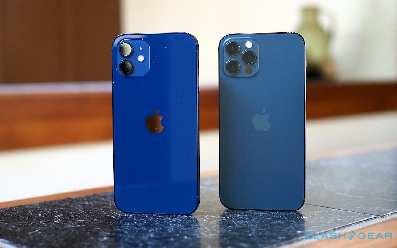 Apple iPhone 12 Gallery