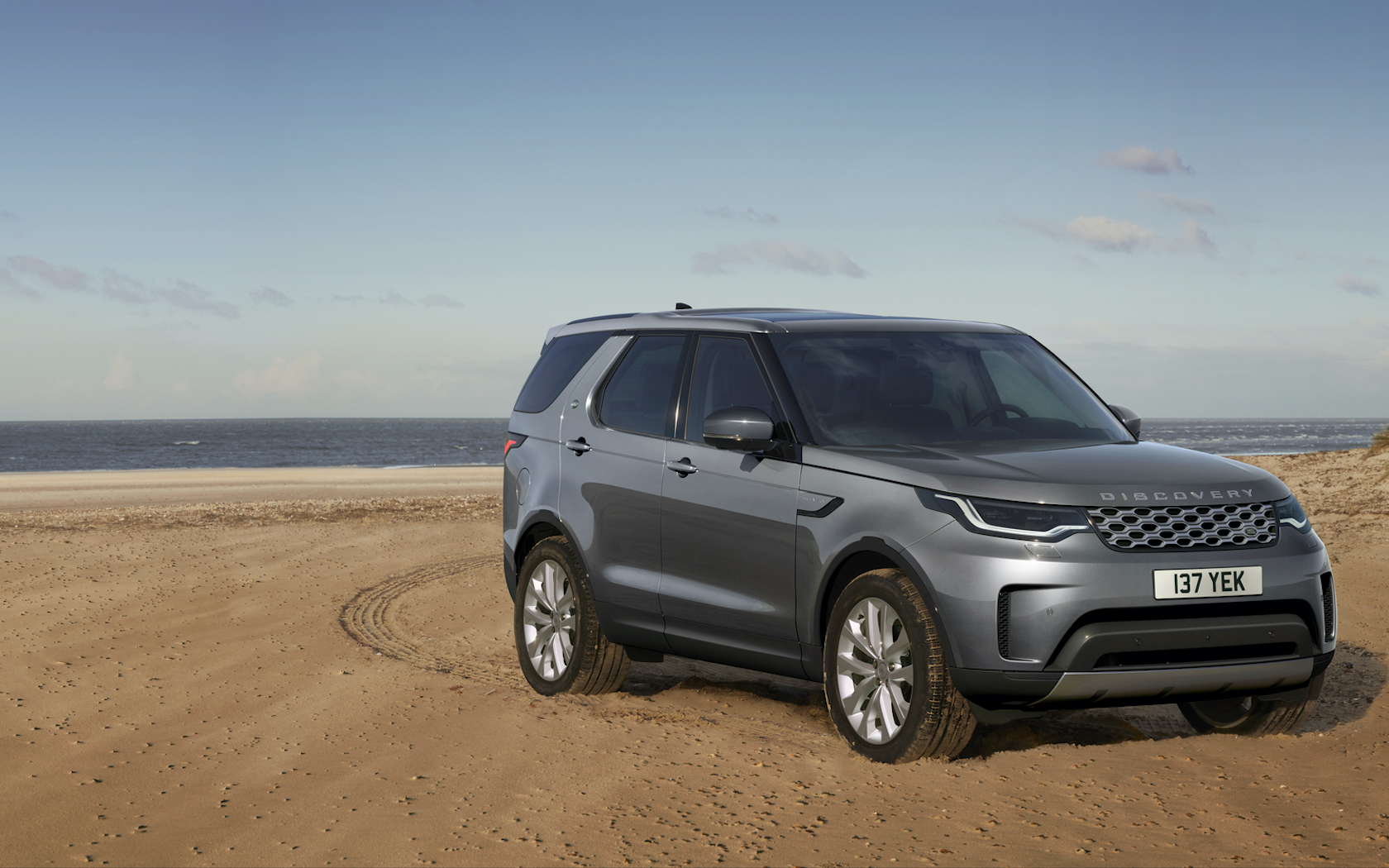 2021 Land Rover Discovery Gallery