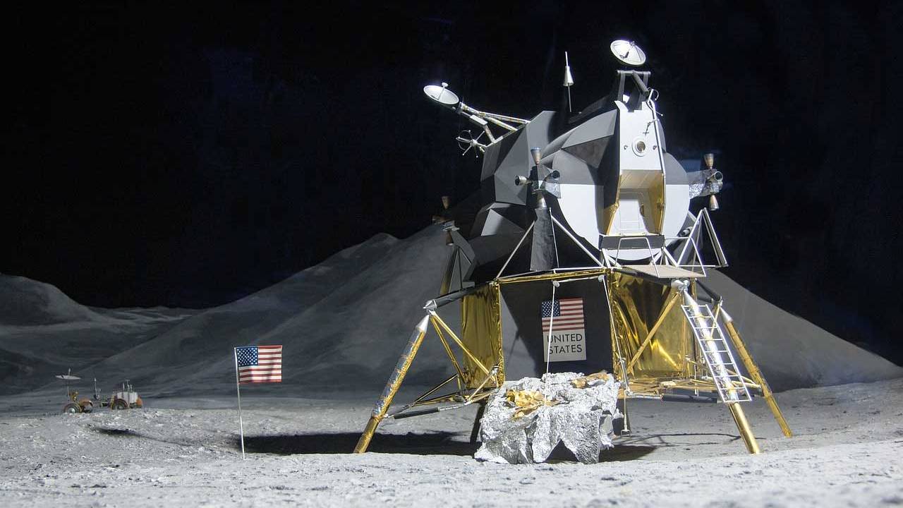 Christie's to auction the only photo of Neil Armstrong's moonwalk ...