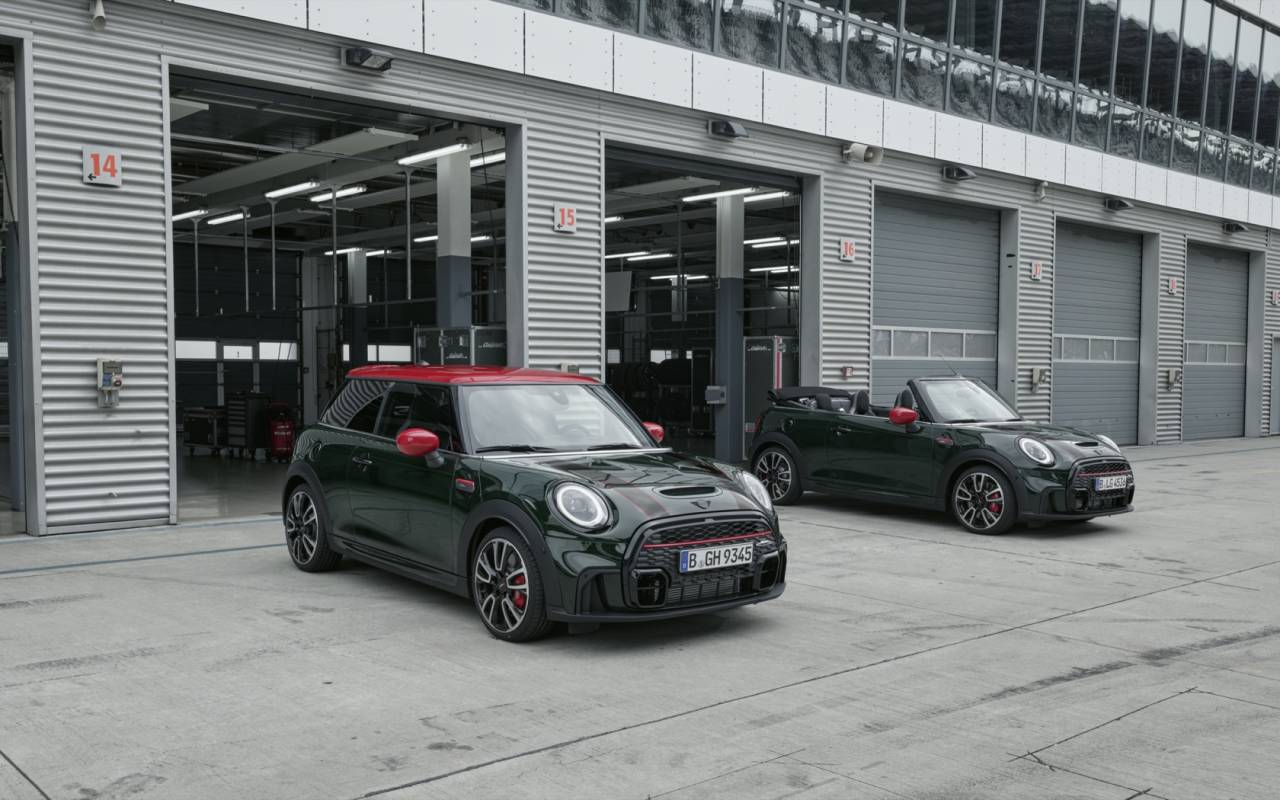 2022 MINI Hardtop and Convertible updates style and tech with a price ...
