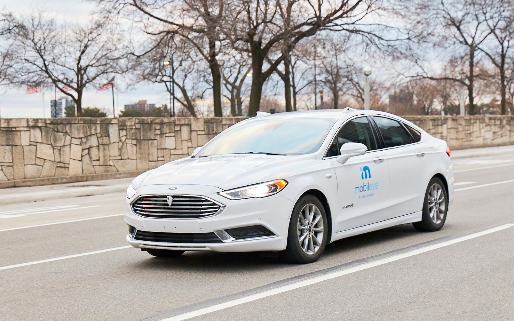 Intel reveals the 2 chips key to scaling Mobileye's autonomous car ...