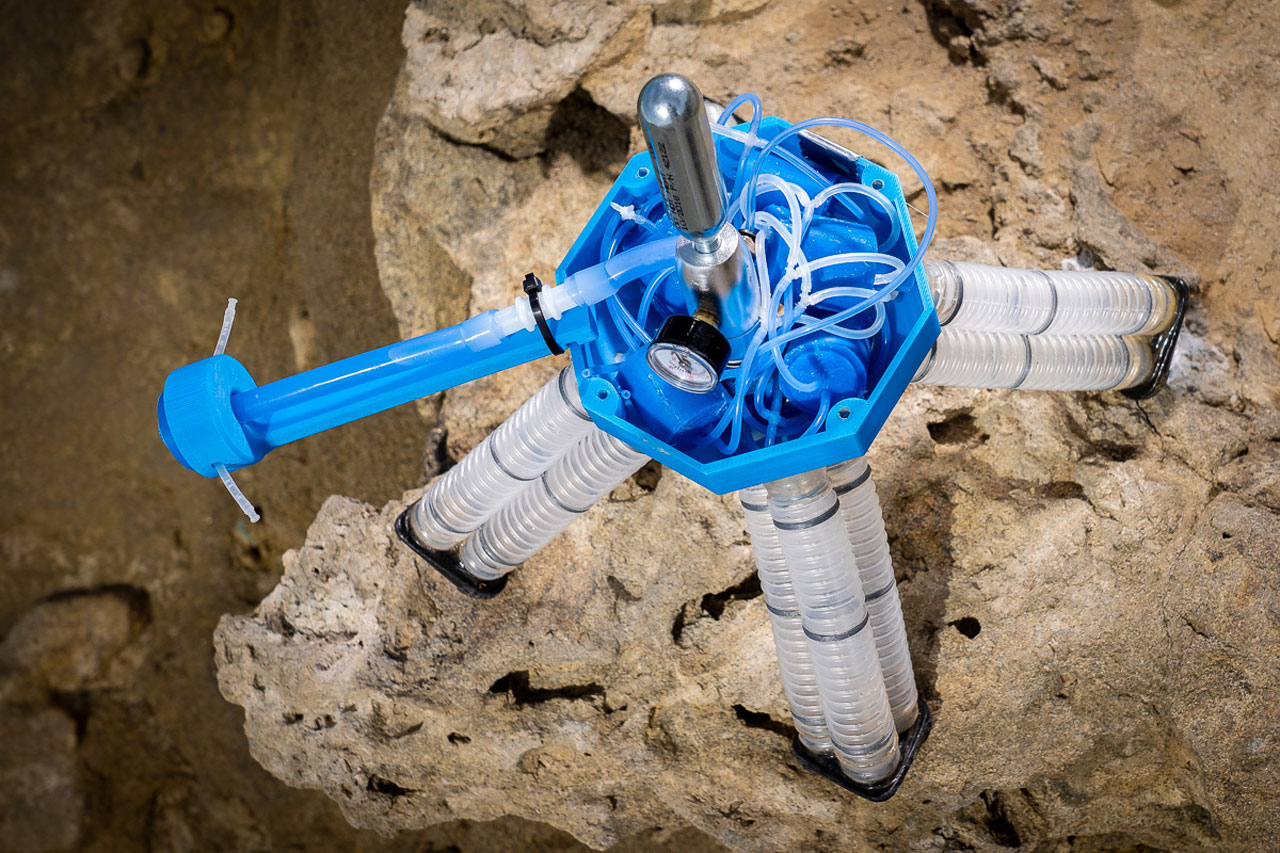 Air-powered robot uses no electronics - SlashGear