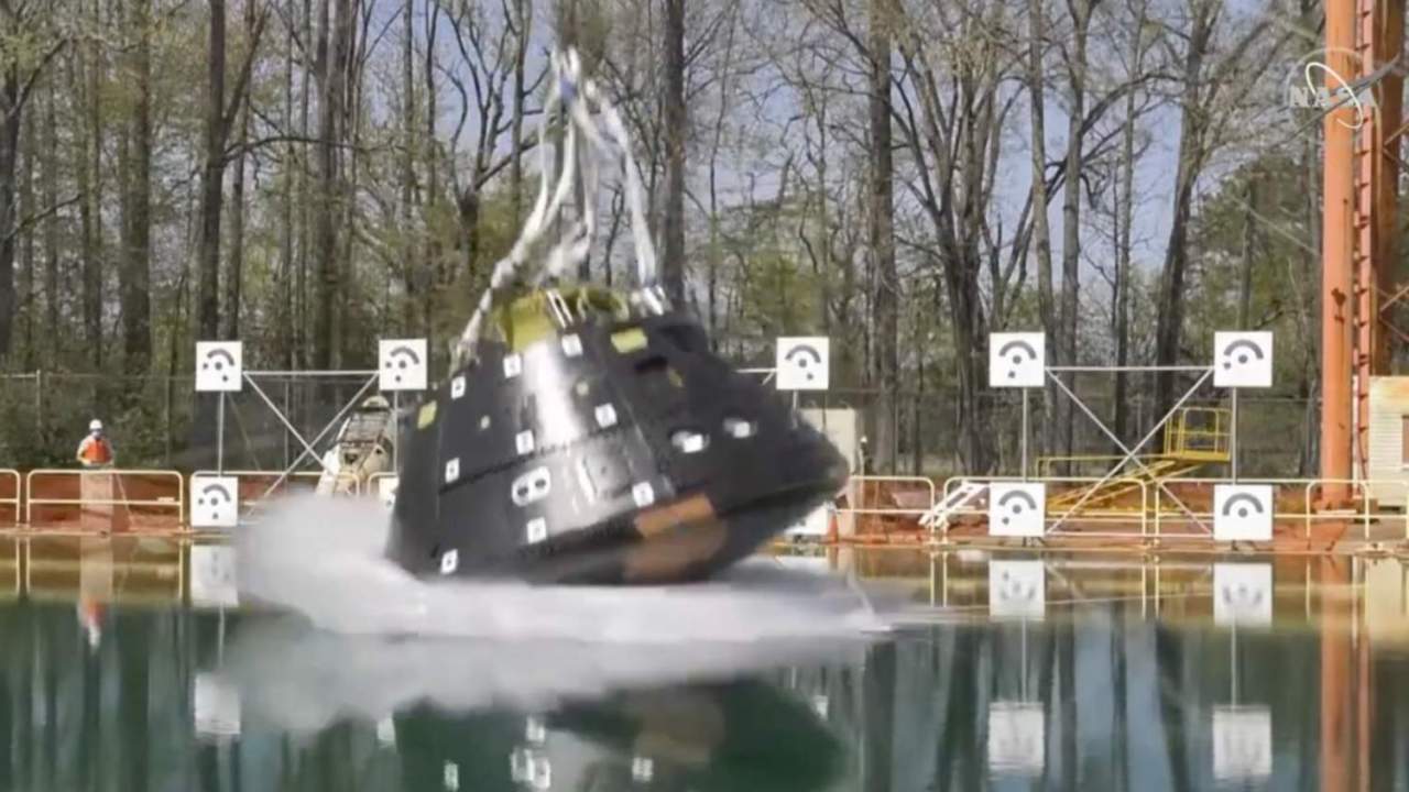 Watch NASA drop its Orion spacecraft into a million-gallon splashdown ...