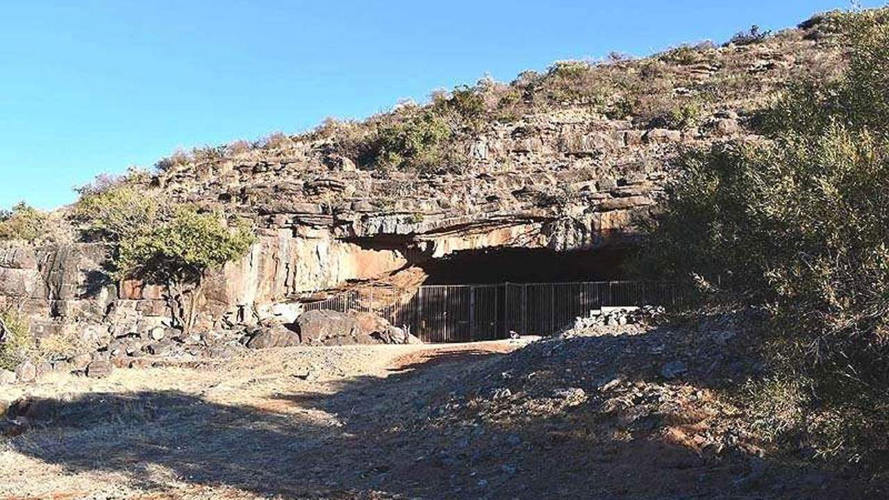 South African cave holds the oldest evidence of human activity in ...