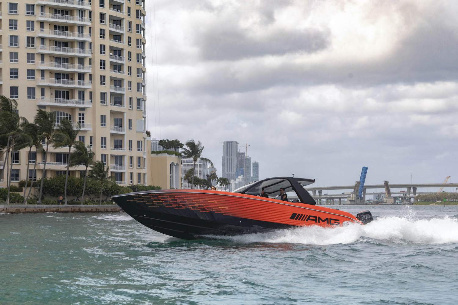 Cigarette 41' Nighthawk AMG Black Series Gallery