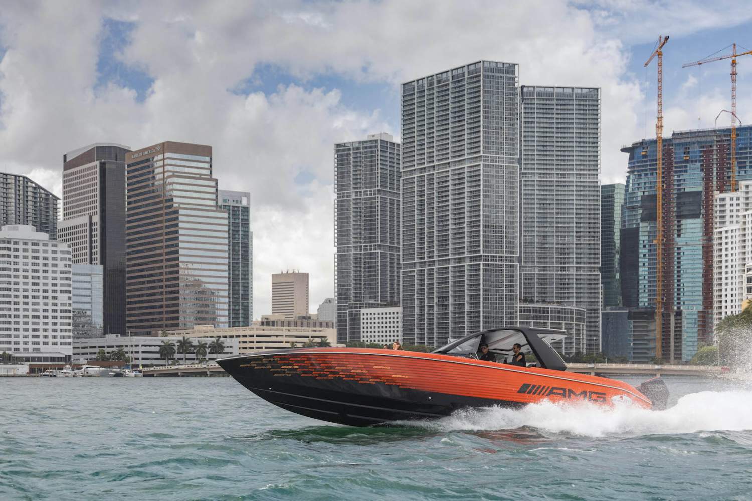 Cigarette 41' Nighthawk AMG Black Series Gallery