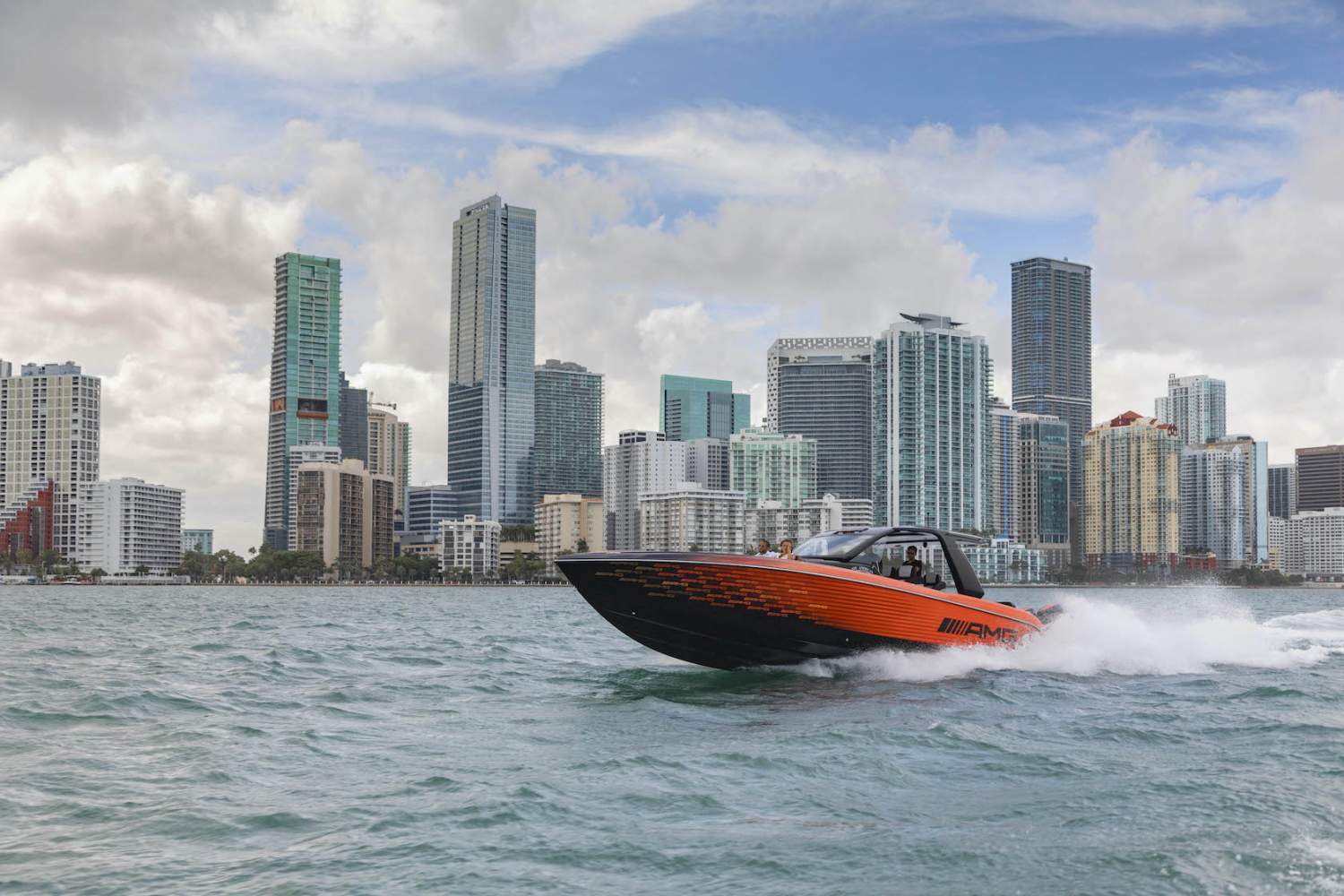 Cigarette 41' Nighthawk AMG Black Series Gallery