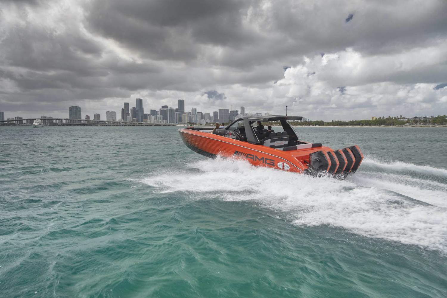 Cigarette 41' Nighthawk AMG Black Series Gallery