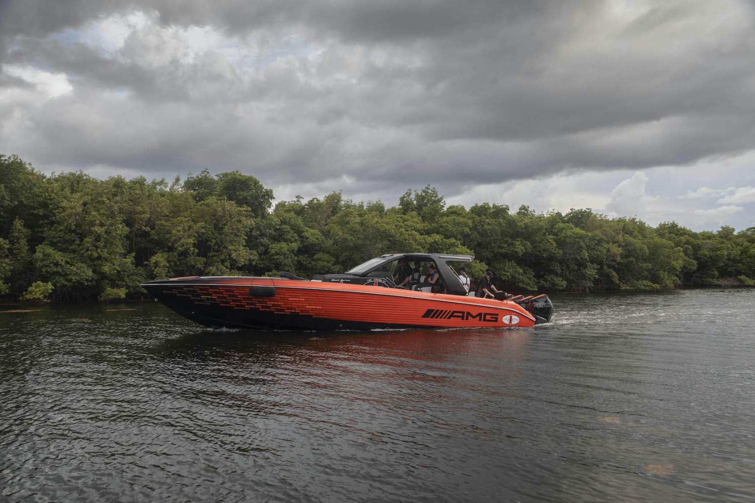 Cigarette 41' Nighthawk AMG Black Series Gallery