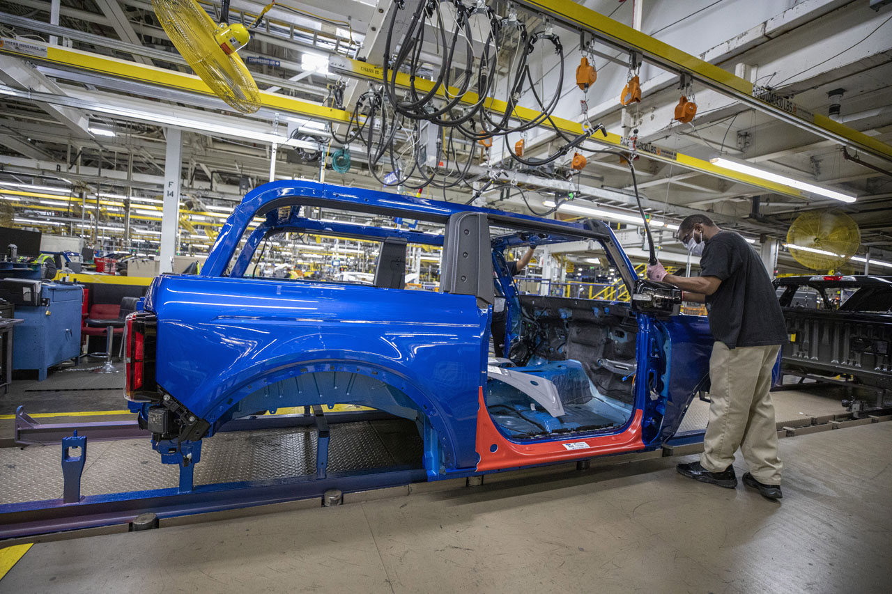 Ford Bronco Production Begins At The Michigan Assembly Plant Slashgear