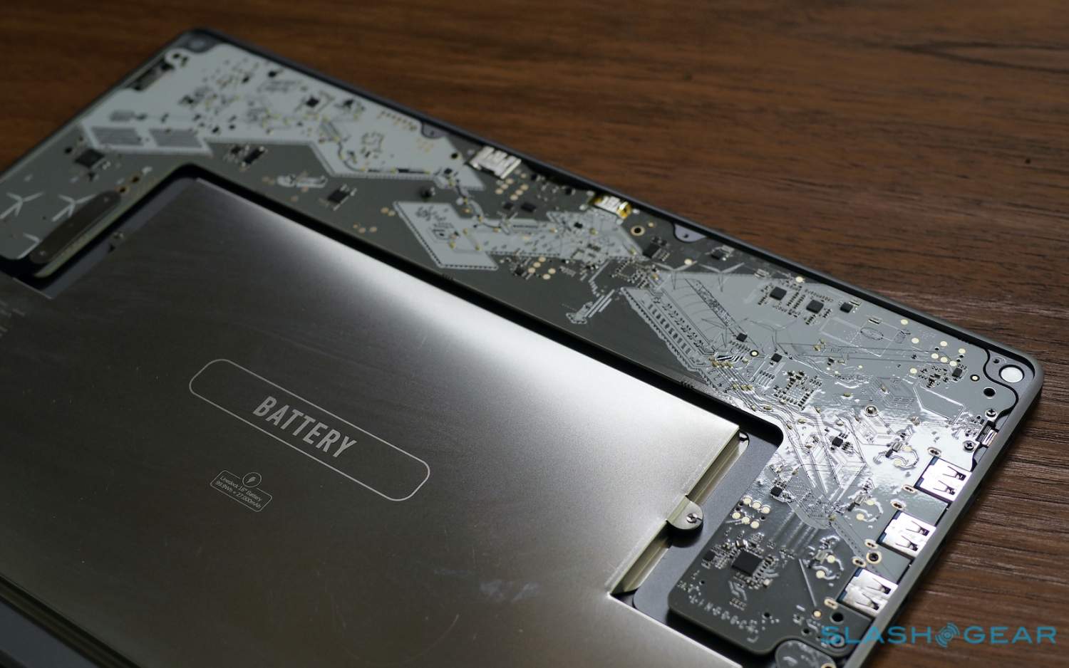 Linedock 16" Gallery