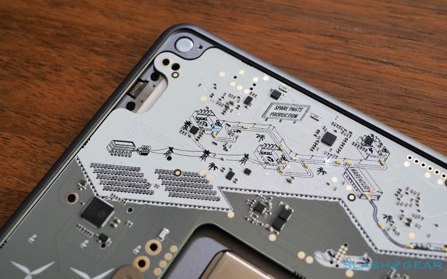 Linedock 16" Gallery