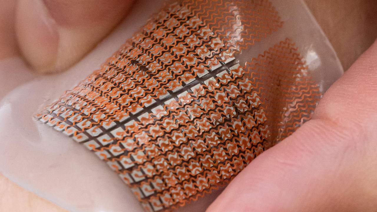 Soft wearable skin patch monitors blood flow inside the body - SlashGear