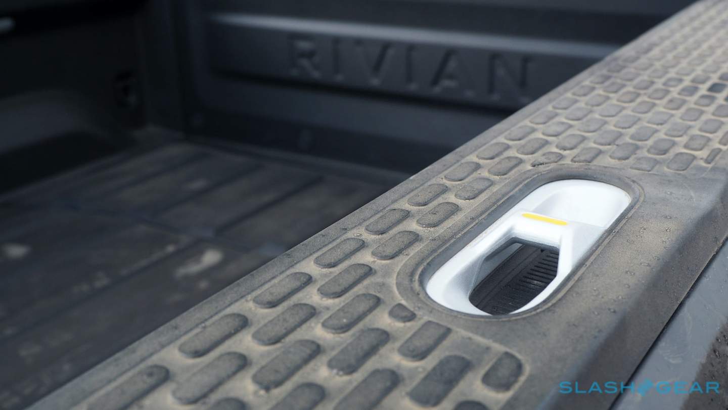 2022 Rivian R1T Gallery