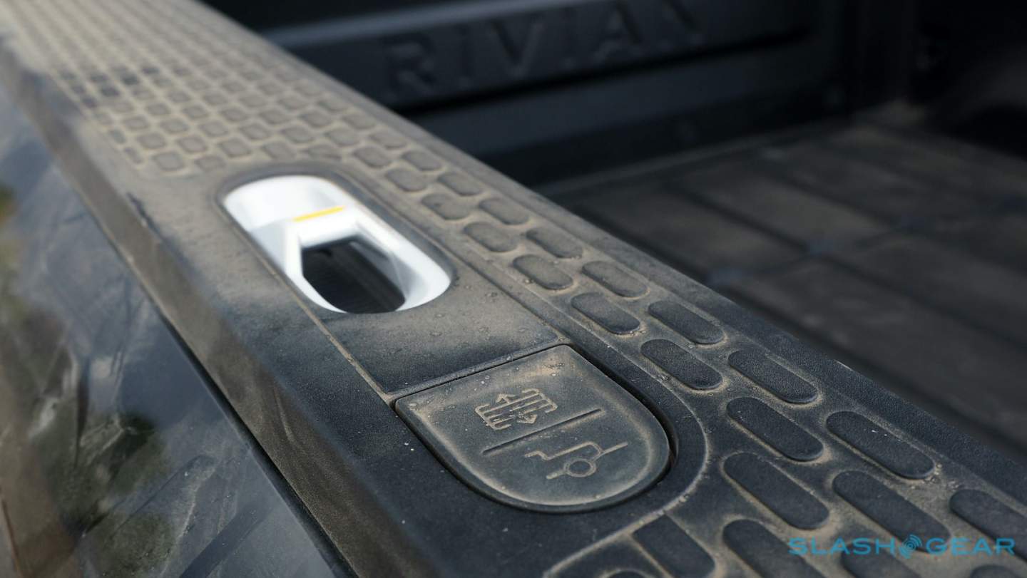 2022 Rivian R1T Gallery