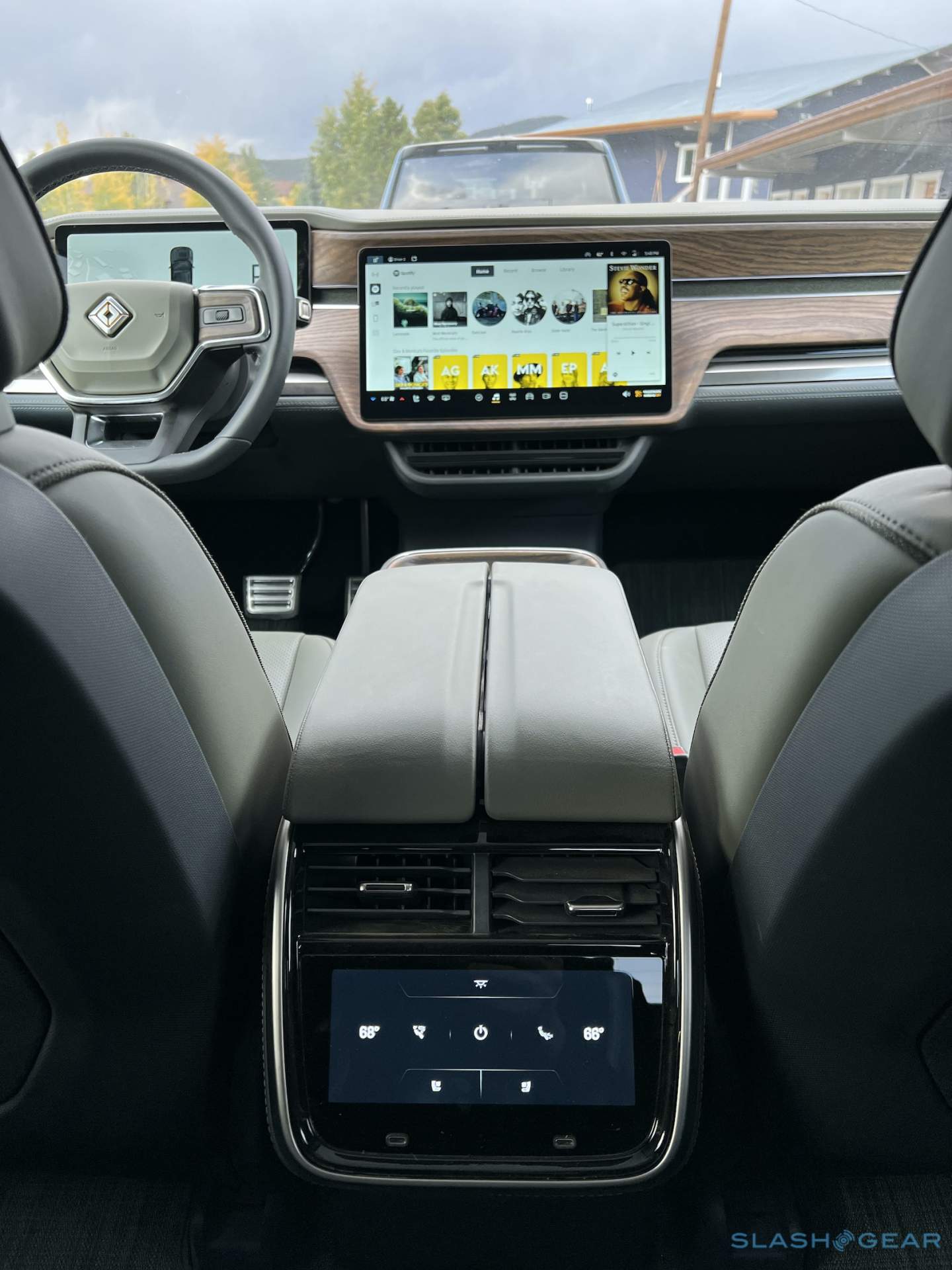 2022 Rivian R1T Gallery