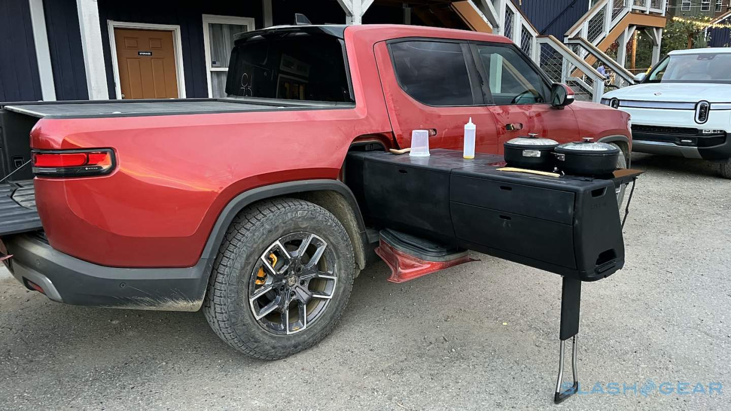 2022 Rivian R1T Gallery